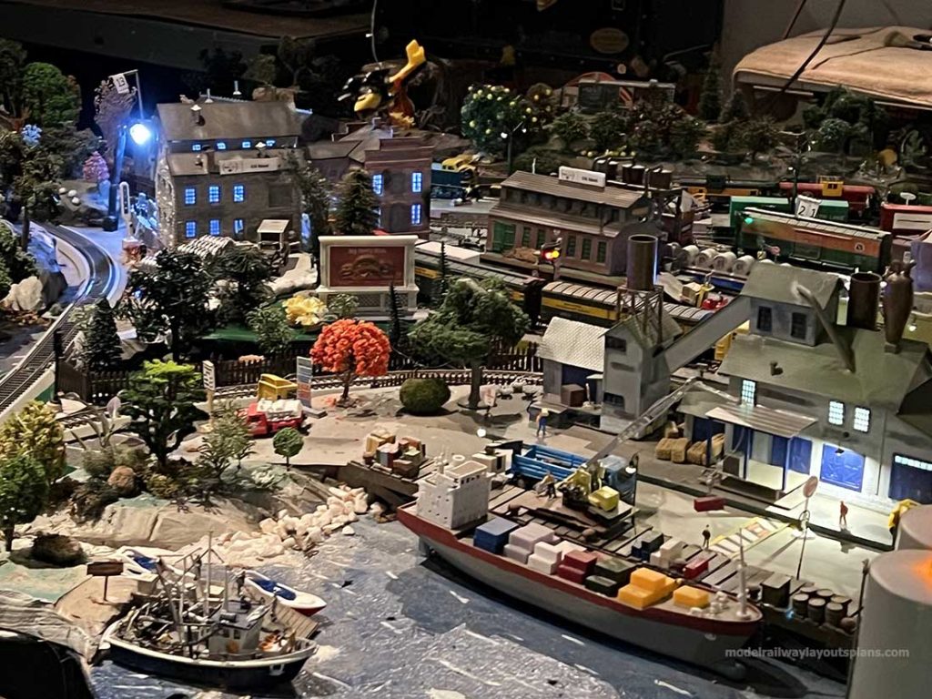HO scale train yard layout - Model railroad layouts plansModel railroad ...