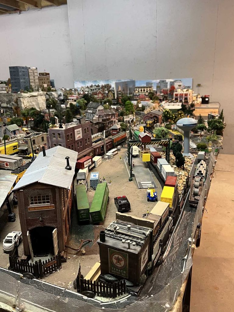 HO scale train yard layout - Model railroad layouts plansModel railroad ...