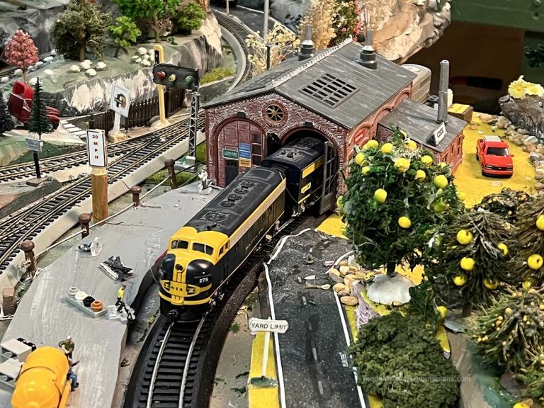 HO scale train yard layout - Model railroad layouts plansModel railroad ...